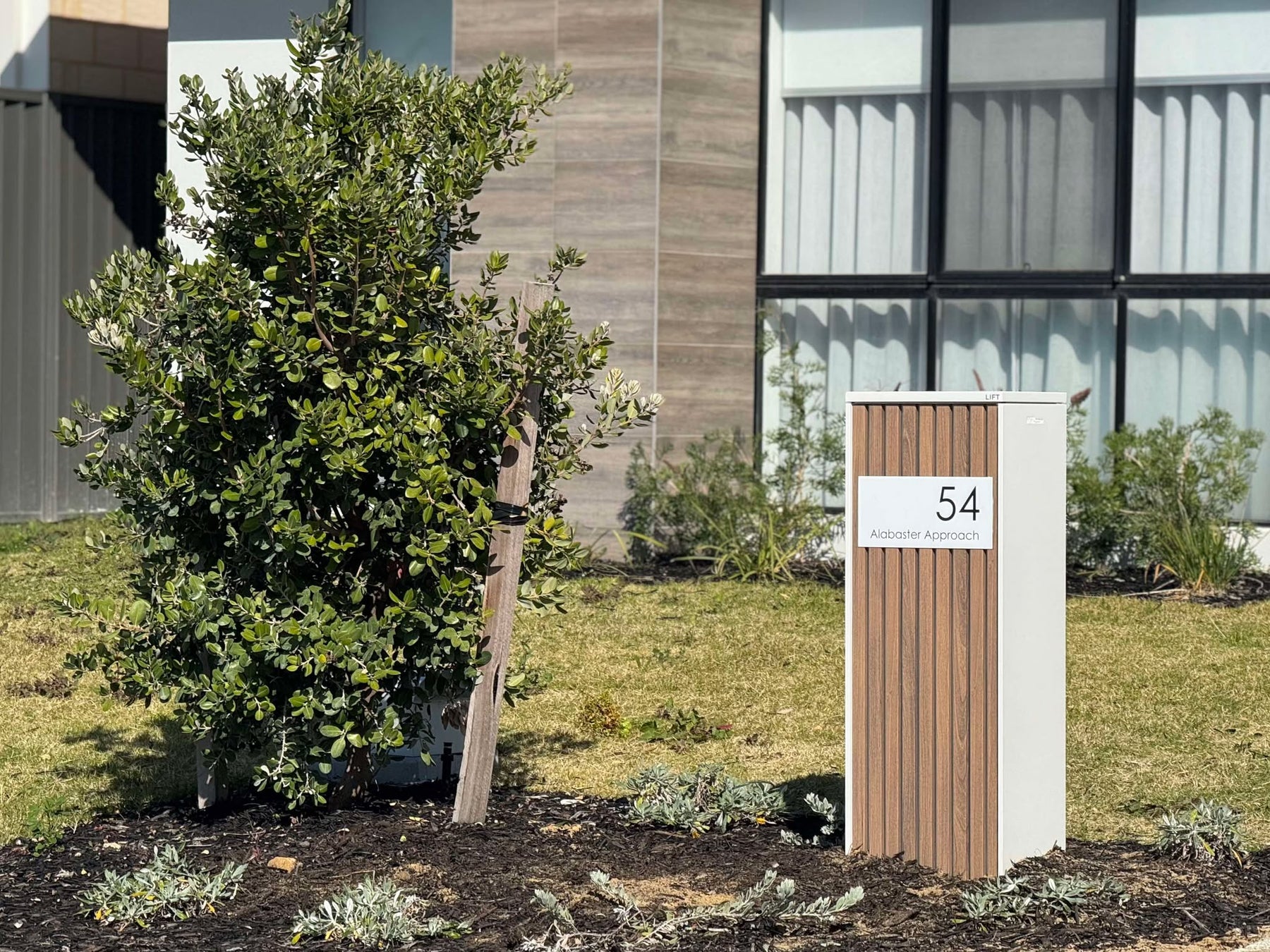 Milkcan Noosa Parcel & Mail Pillar - Aussie Clotheslines & Letterboxes