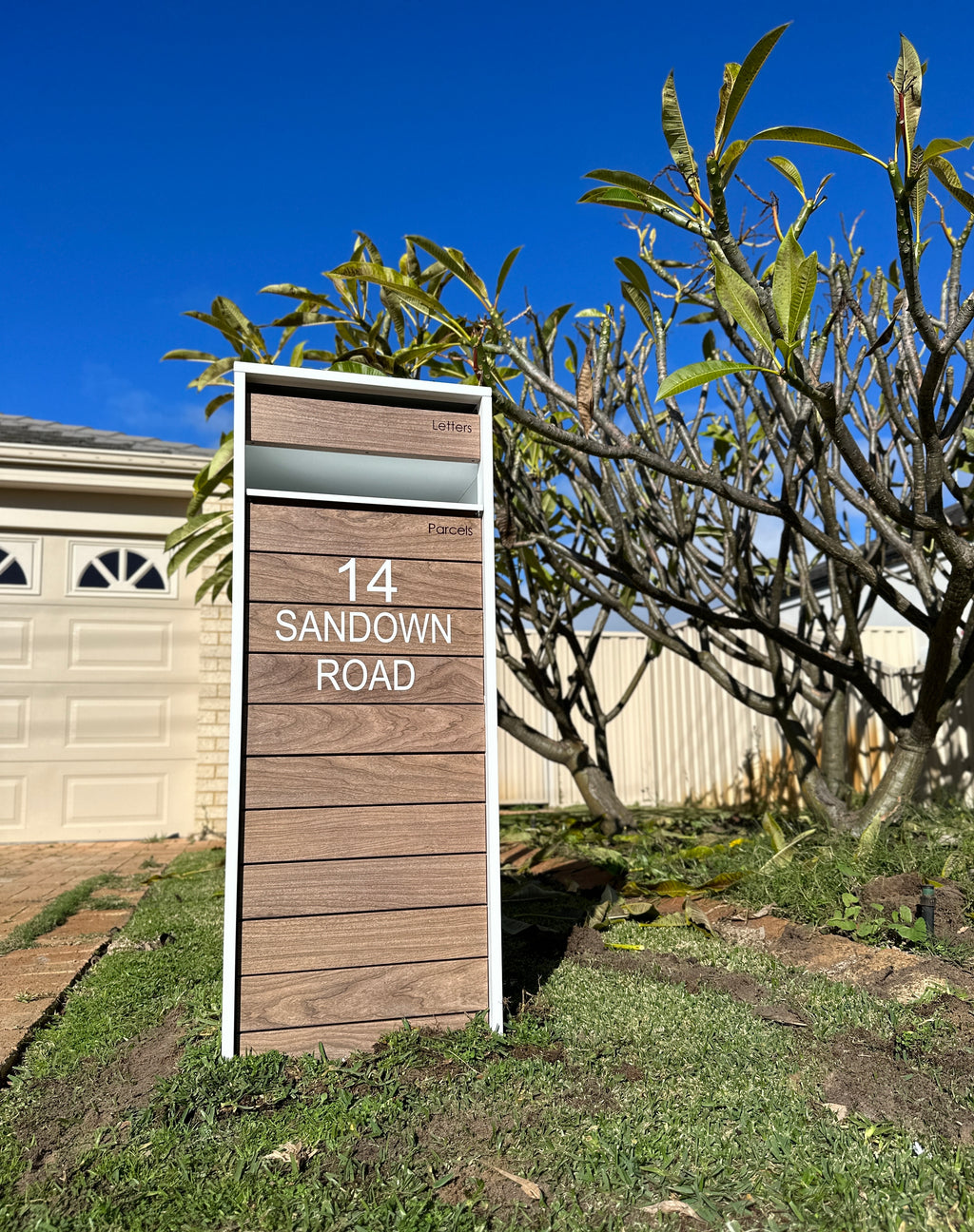 Milkcan Hamilton Parcel & Mail Pillar – Aussie Clotheslines & Letterboxes