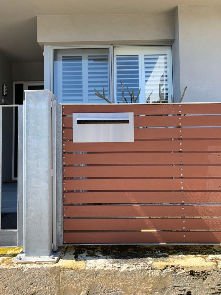 Picket Fence Letterbox | Fence Mounted Letterbox – Aussie Clotheslines ...
